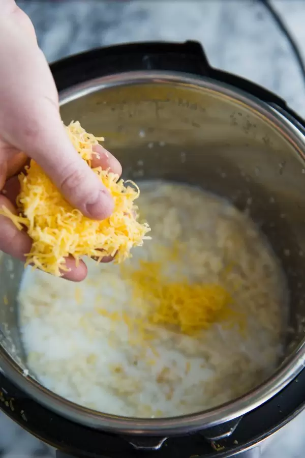 Instant Pot Cheese Grits - Food with Feeling