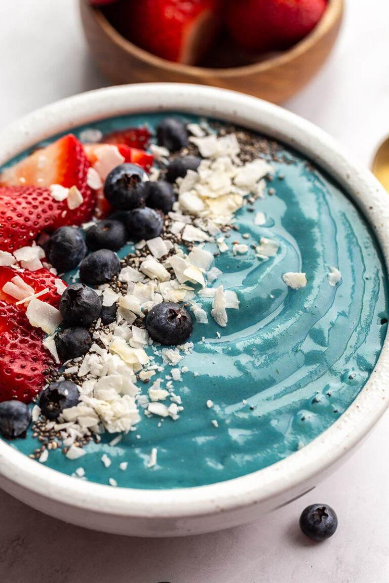 Blue Spirulina Smoothie - Food with Feeling