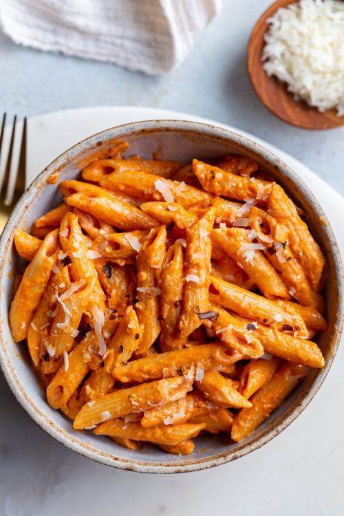 Easy Creamy Rose Sauce - Food with Feeling